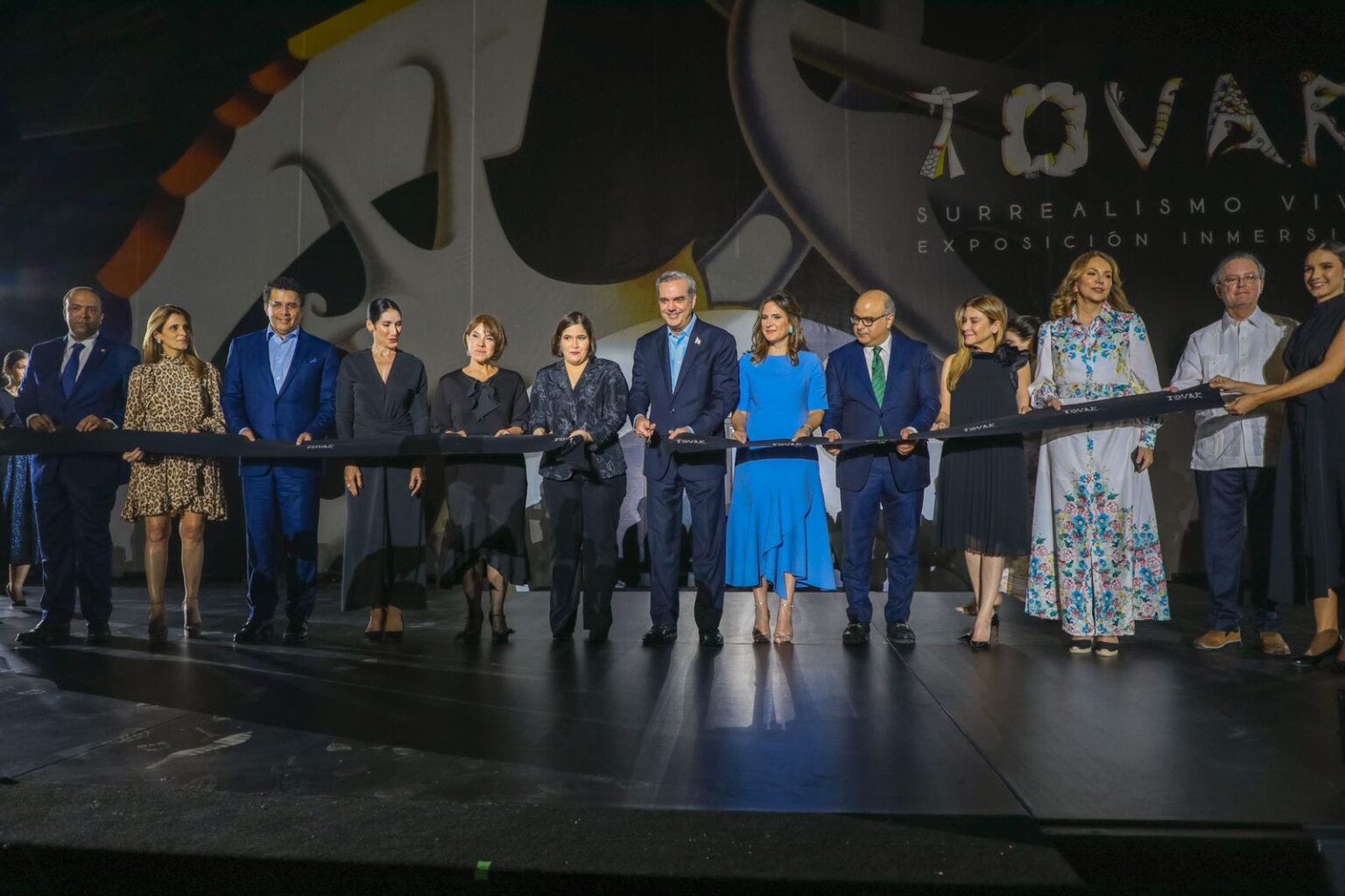 Abinader inaugurates the first immersive art exhibition "Iván Tovar ...