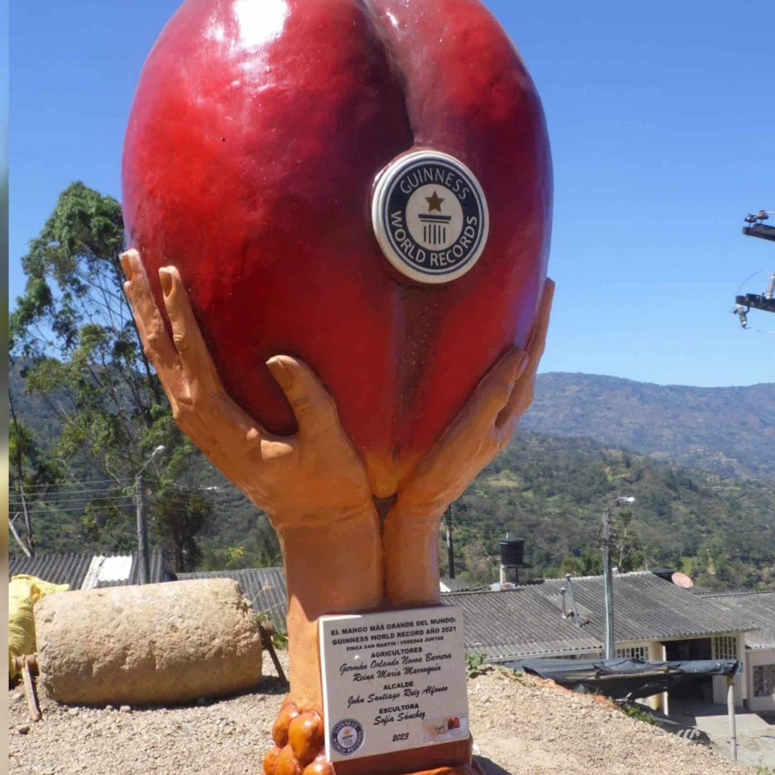 The small Colombian town where a giant mango and two Guinness records ...