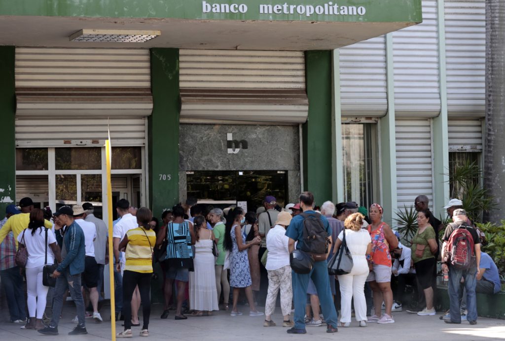 Banco Metropolitano enables the sale of foreign currency to non-state ...