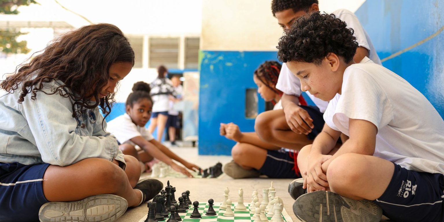 MEC will carry out research on the impact of cell phone restrictions in ...