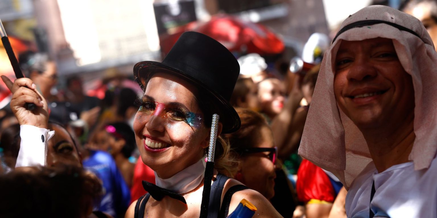 Unofficial carnival opens pre-festival this Sunday in Rio - Latin ...